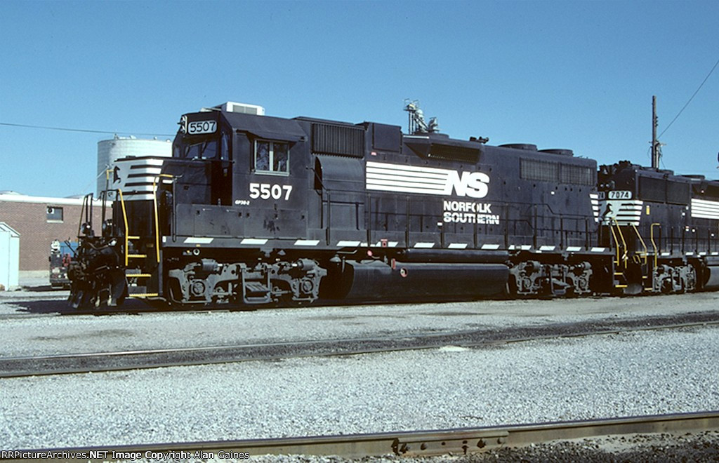 NS GP38M-2 5507